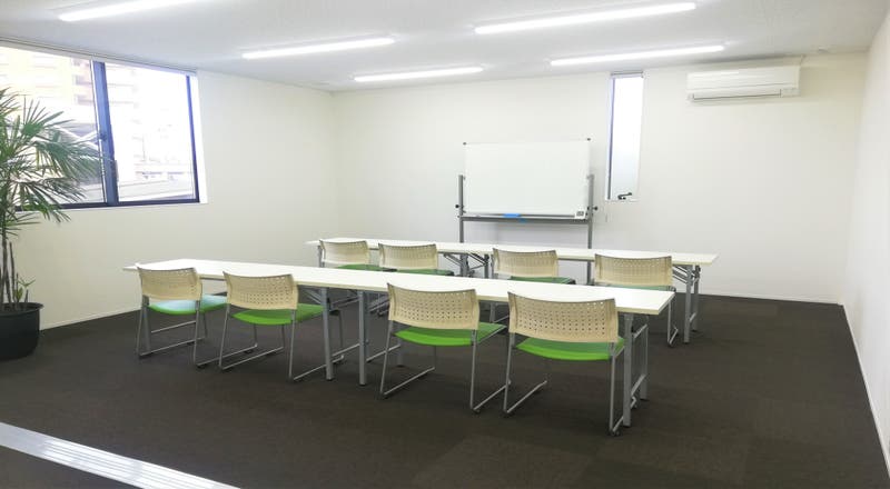 【会議室A（8名/13畳）】テレワーク、レンタルスペース、会議、セミナー、研修等に（Wi-Fi完備）