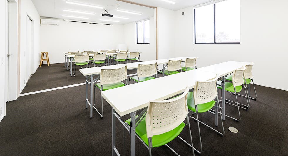 【会議室B（12名/17畳）】テレワーク、レンタルスペース、会議、セミナー、研修等に（Wi-Fi完備）の写真2