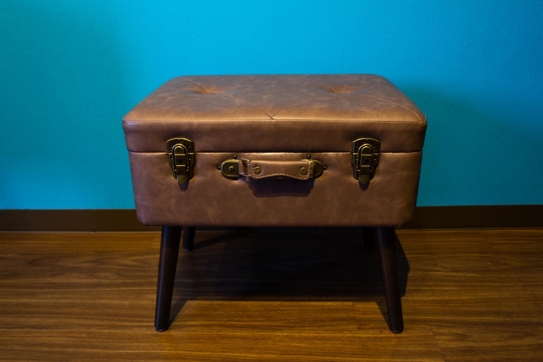 好評営業中♪☆横浜駅徒歩２分☆横浜らしいマリンをイメージした落ち着いた雰囲気のレンタルサロンの写真9