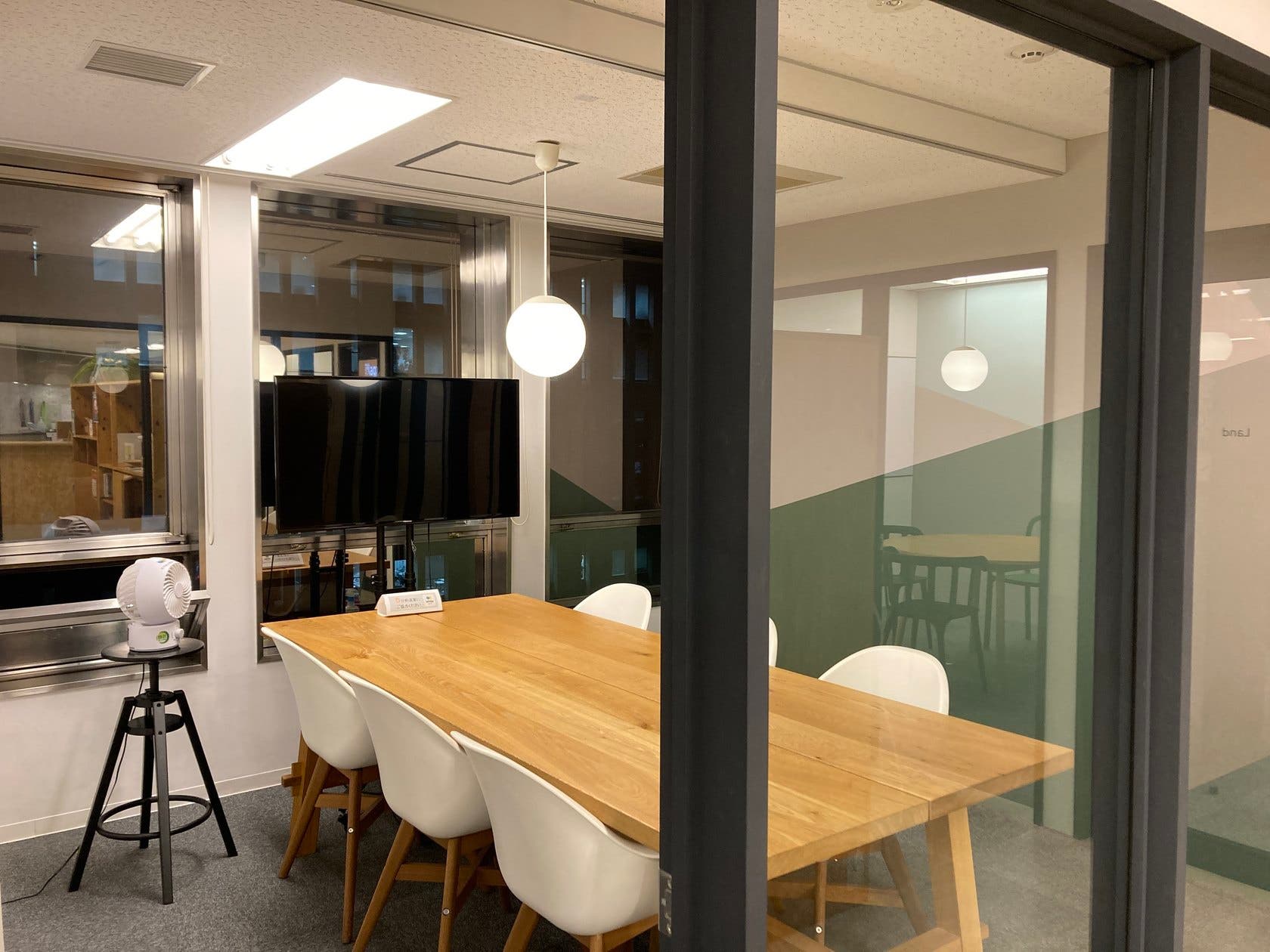 MOUTAIN【大阪本町駅徒歩1分】定員6名｜動画撮影🎥｜作業スペース｜毎回清掃🧹｜テレワーク💻｜除菌グッズ完備✨｜光回線導入🌠の写真4