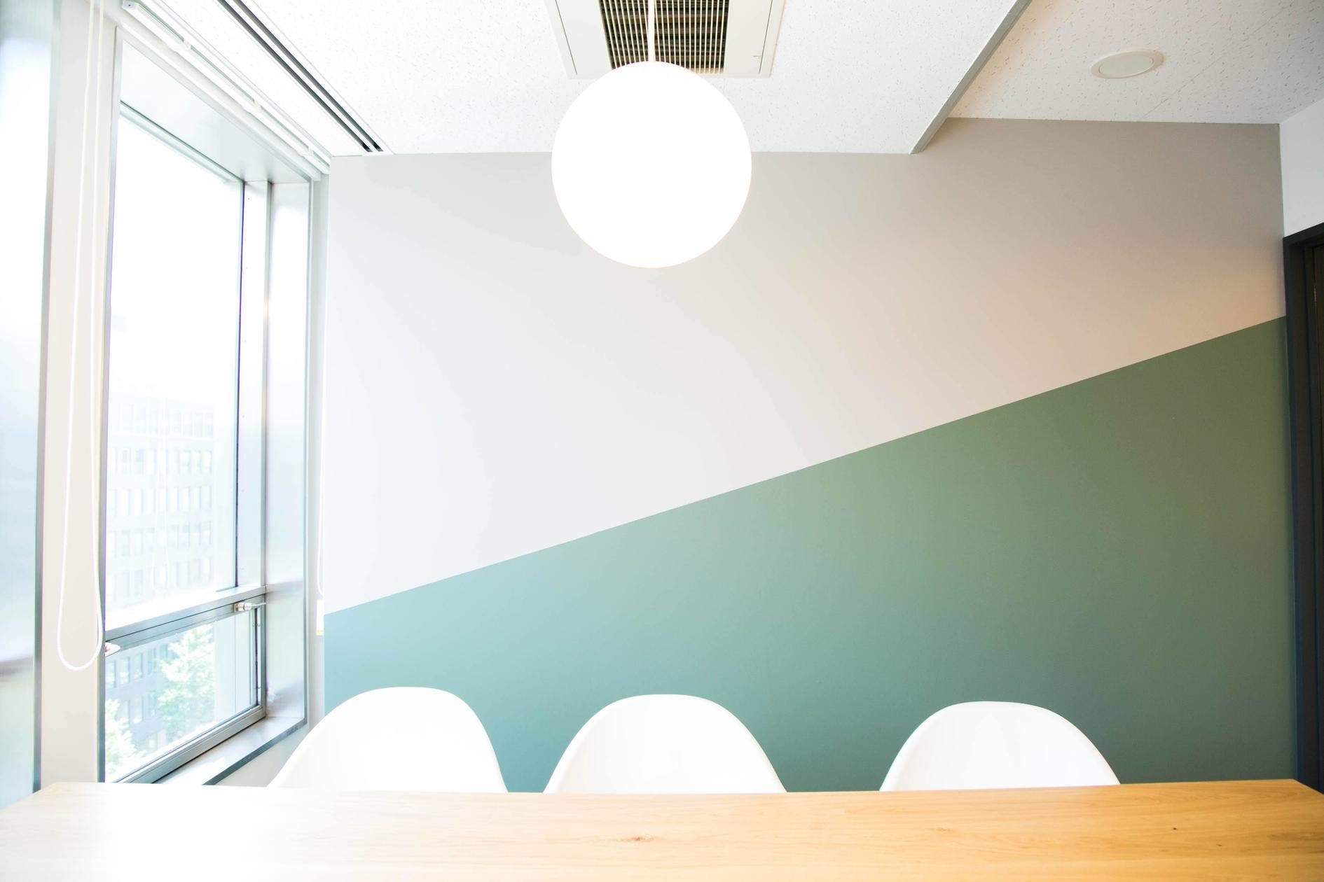 MOUTAIN【大阪本町駅徒歩1分】定員6名｜動画撮影🎥｜作業スペース｜毎回清掃🧹｜テレワーク💻｜除菌グッズ完備✨｜光回線導入🌠の写真6