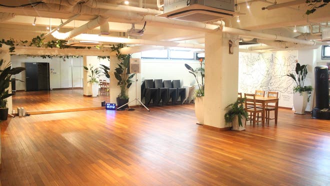 【巣鴨駅 徒歩2分】70人収容!150inchスクリーン/イベント/セミナー/グランドピアノ/RYOZAN PARKの写真1