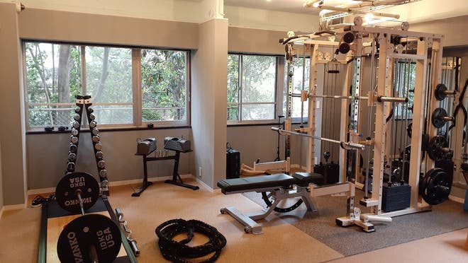 【品川駅徒歩4分】「レンタルジム5S」30平米の広々とした空間と、拘りの最高級器具!の写真1