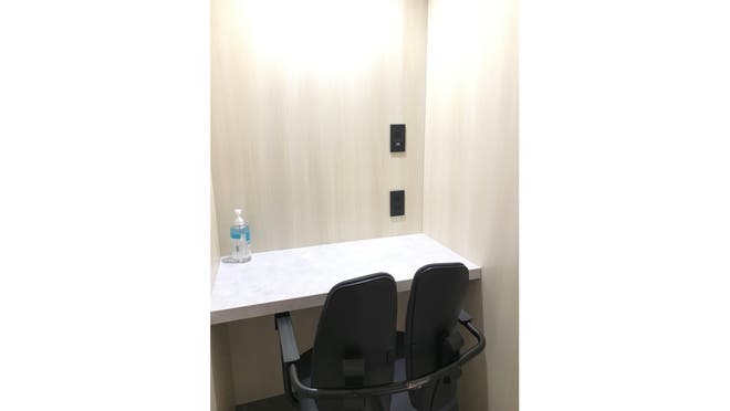 <QUICK solo 東急プラザ蒲田【No.2】>完全個室⭐️Wi-Fi無料!テレワーク/Zoom/自習の写真3