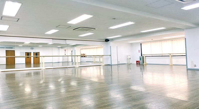 【駅近・深夜利用可✨】100㎡の広々空間だから大人数◎バレエ・ダンスの練習│撮影│セミナー│控室│など…幅広くお使いいただけます