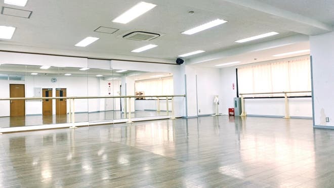 【駅近・深夜利用可✨】100㎡の広々空間だから大人数◎バレエ・ダンスの練習│撮影│セミナー│控室│など…幅広くお使いいただけますの写真1