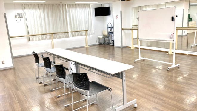 【駅近・深夜利用可✨】100㎡の広々空間だから大人数◎バレエ・ダンスの練習│撮影│セミナー│控室│など…幅広くお使いいただけますの写真3