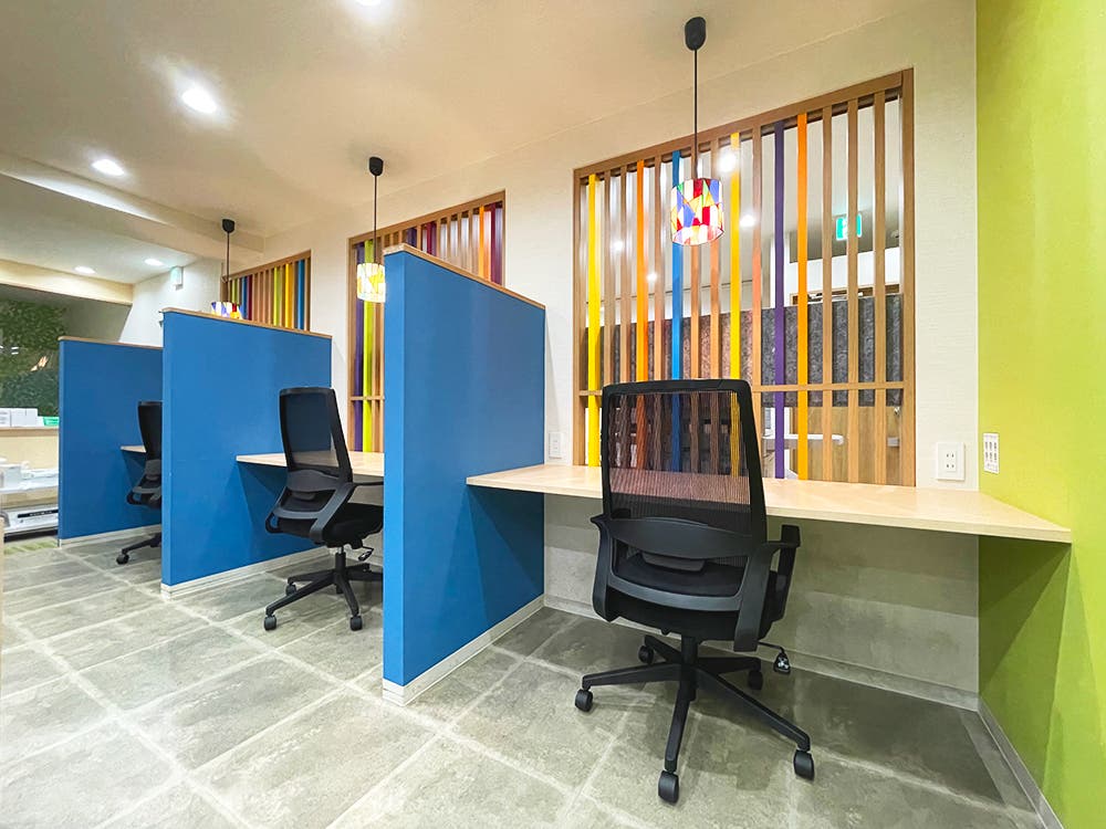 【名古屋伏見駅徒歩1分！】4名用会議室#Wi-Fi＃電源＃フリードリンク#ホワイトボードの写真2