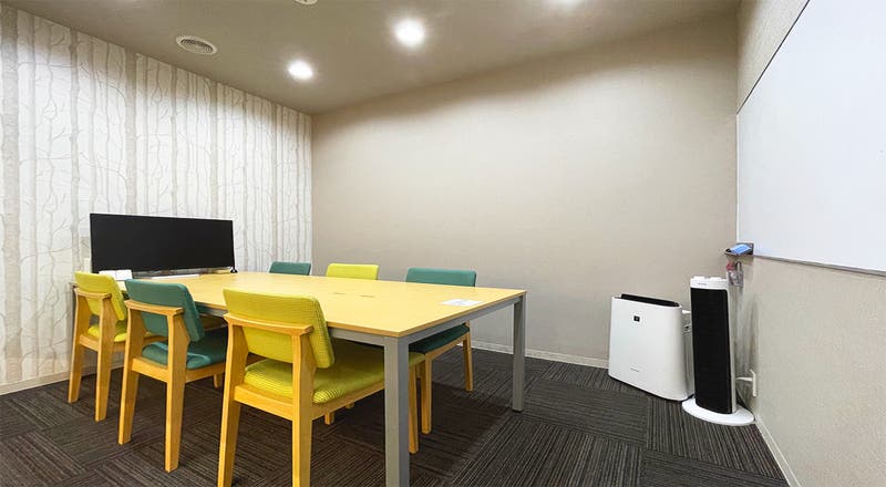 【名古屋伏見駅徒歩1分！】6名用会議室#Wi-Fi＃電源＃フリードリンク#ホワイトボード