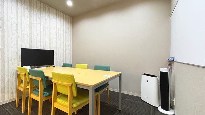 【名古屋伏見駅徒歩1分!】6名用会議室#Wi-Fi#電源#フリードリンク#ホワイトボードの写真1