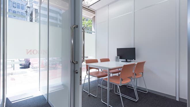 ⭐️東銀座駅から徒歩2分⭐️スタッフ常駐のため安心してご利用いただけます!(4名会議室)✨Wi-Fi有りの写真1