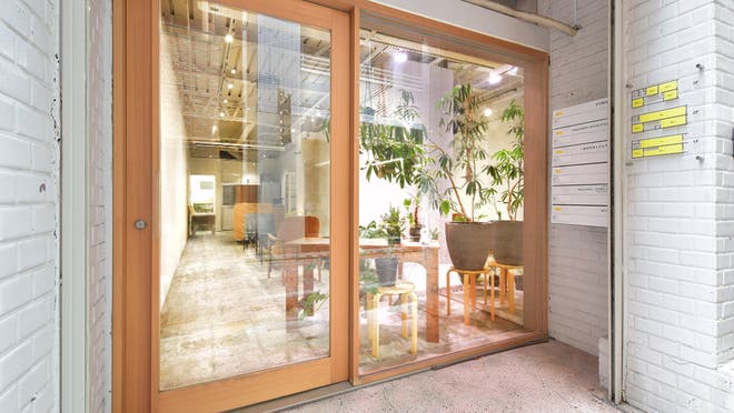 倉庫を1棟リノベーションしたギャラリースタジオの写真3