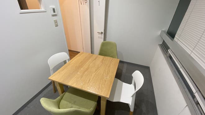 700円/1h★VIP1-3室、同ビル内に12部屋あり!テレワークにオススメの完全個室!の写真1