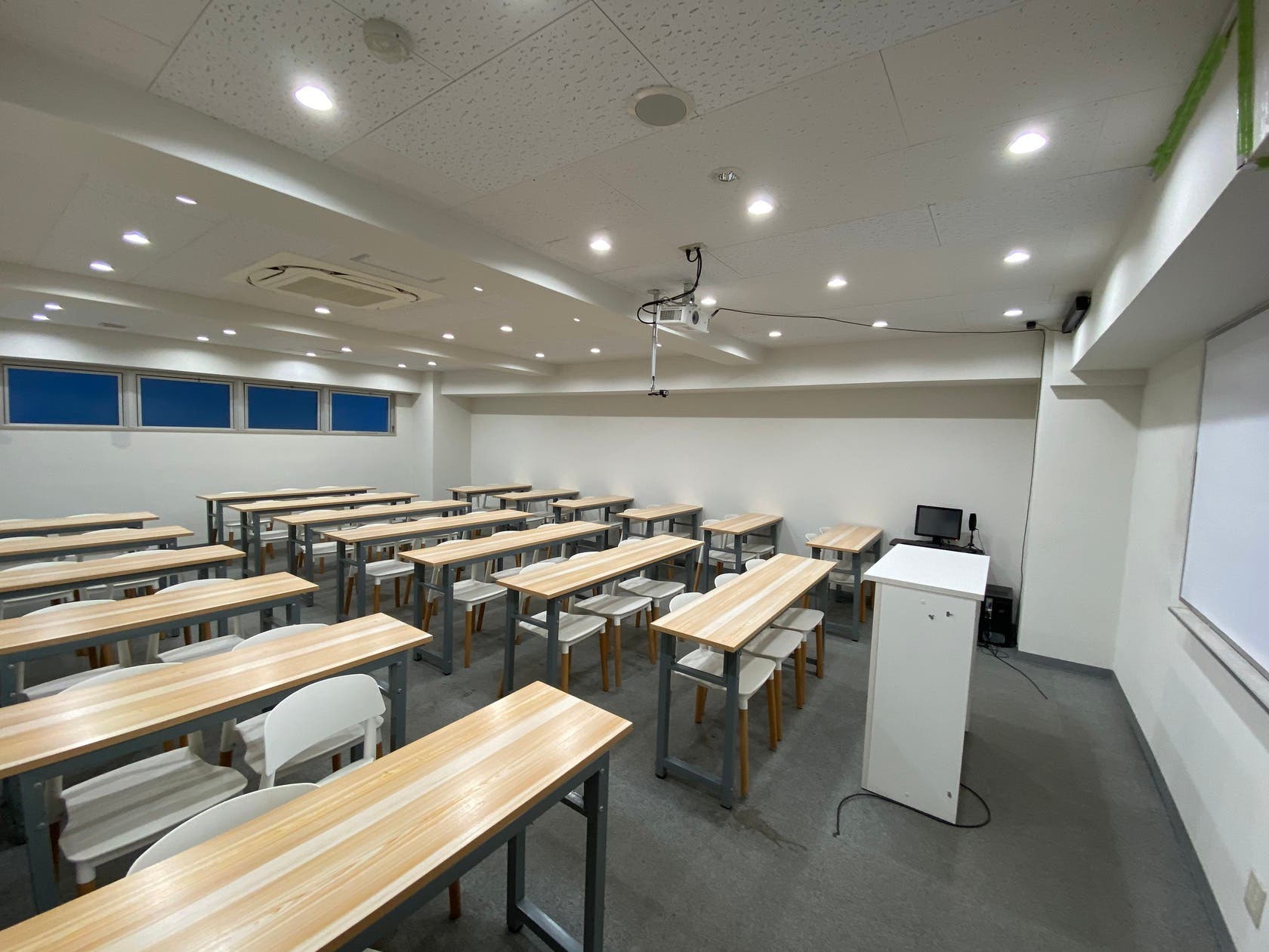 2,000円/1h★3A-D室、40名前後着席可能でリーズナブルな貸会議室！の写真7