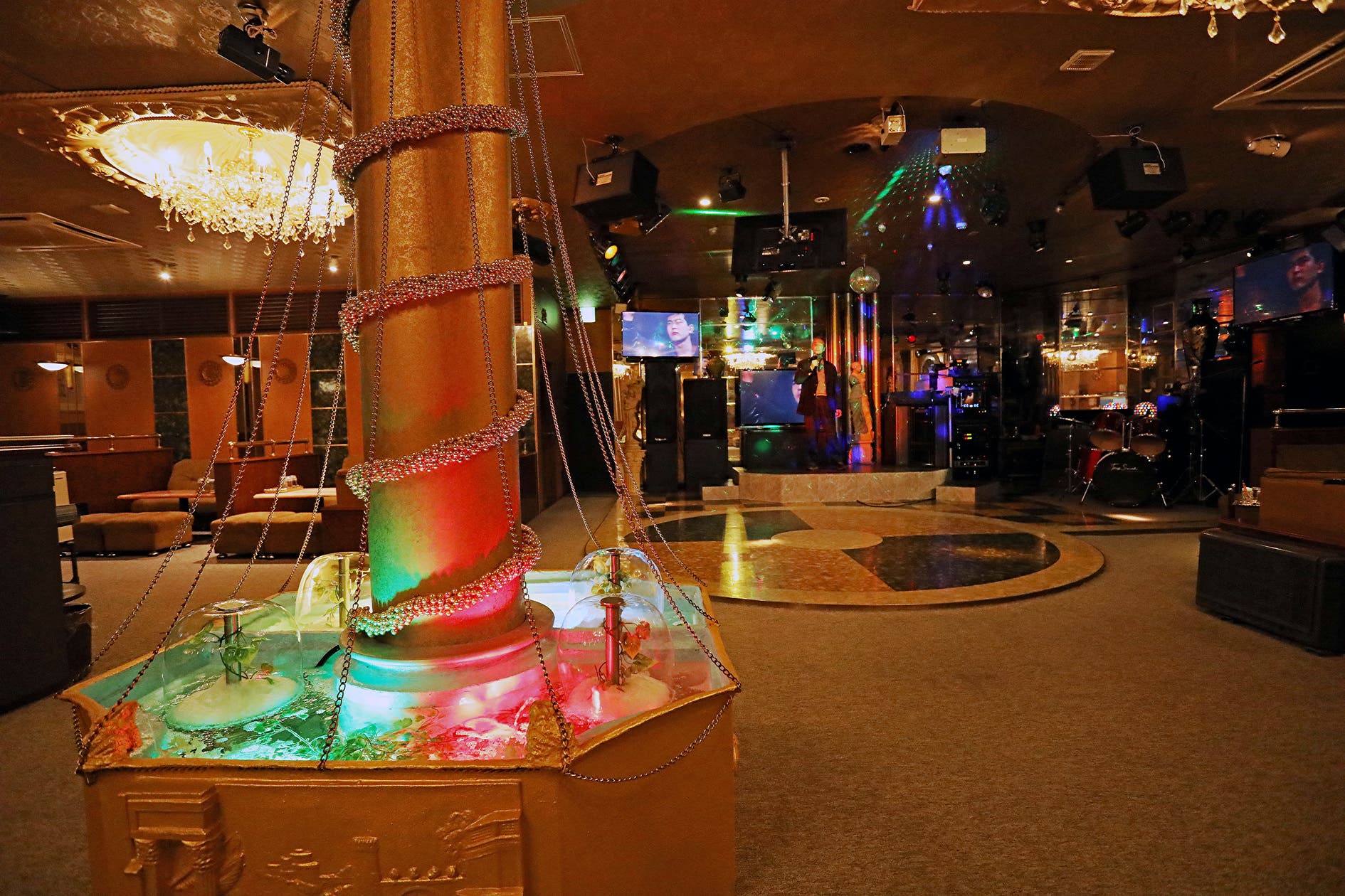 飲み放題プランありクラブ感覚のパ-ティ-イベントスペースの写真9