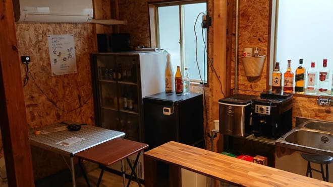 古民家をDIYで改装した路地裏の隠れ家のようなカフェバー/スーパー徒歩1分(BigA)/駅徒歩4分/リアルバースペースの写真5