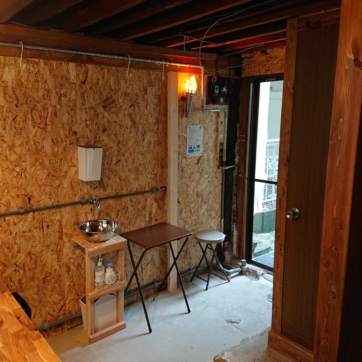 古民家をDIYで改装した路地裏の隠れ家のようなカフェバー/スーパー徒歩1分（BigA）/駅徒歩4分/リアルバースペースの写真8