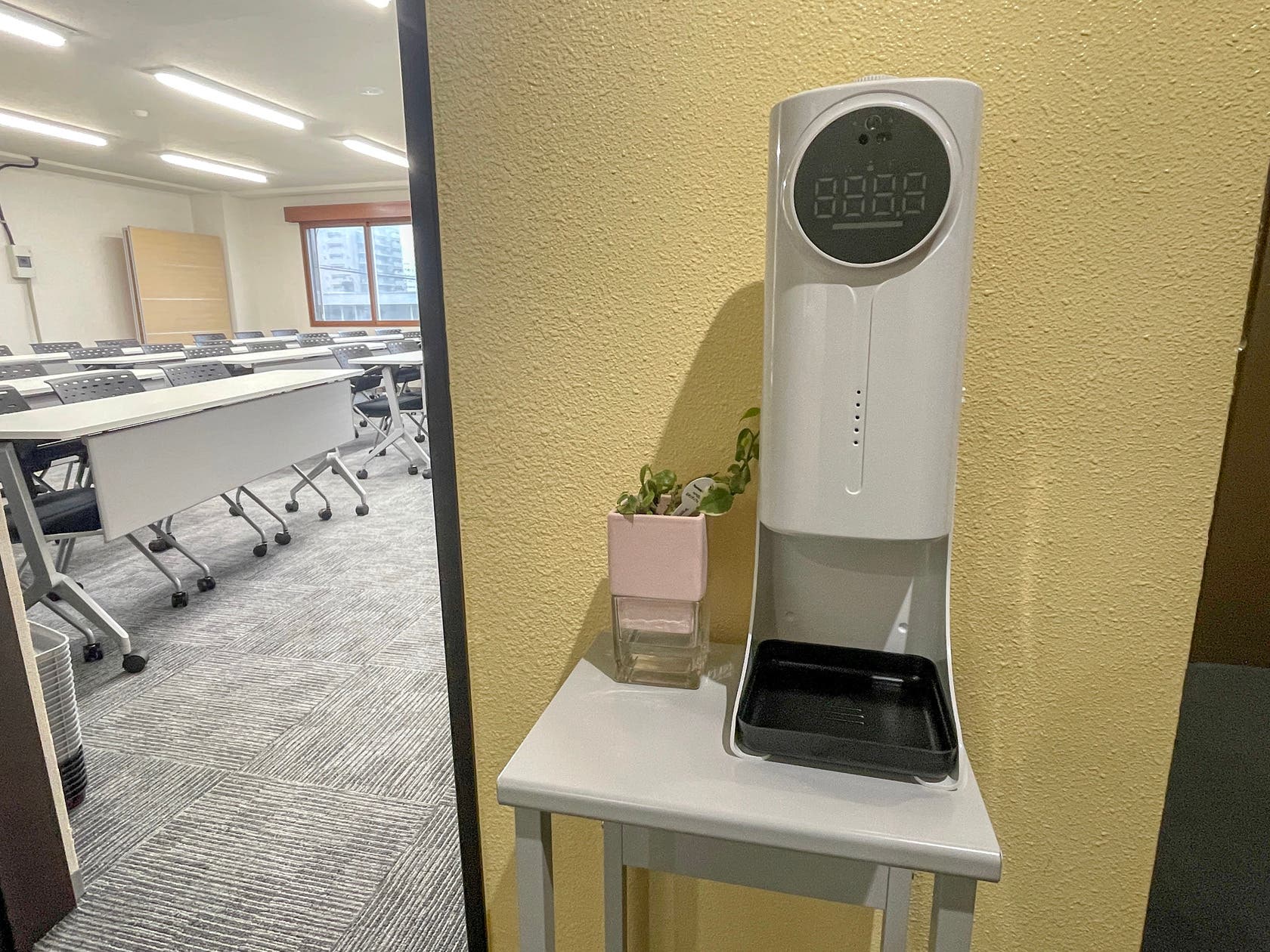 プロジェクター・スクリーン無料貸出！🚗駐車場あり🚗最大36名利用可/ドリンク付き/冷房完備/サッポロファクトリー向かいの写真10