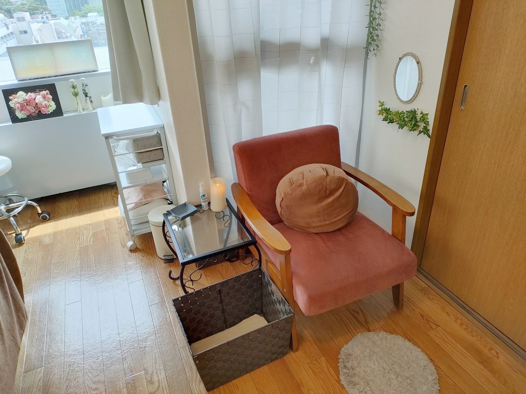 乃木坂駅1分♪六本木駅3分♪格安好立地レンタルサロン！陽当たり風抜け良好！使い勝手の良いコンパクトスペースの写真3