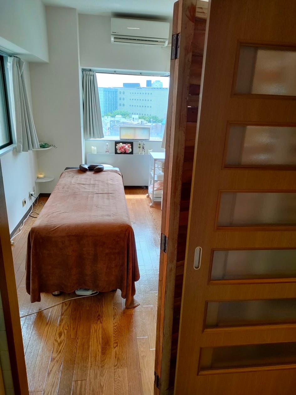 乃木坂駅1分♪六本木駅3分♪格安好立地レンタルサロン！陽当たり風抜け良好！使い勝手の良いコンパクトスペースの写真6