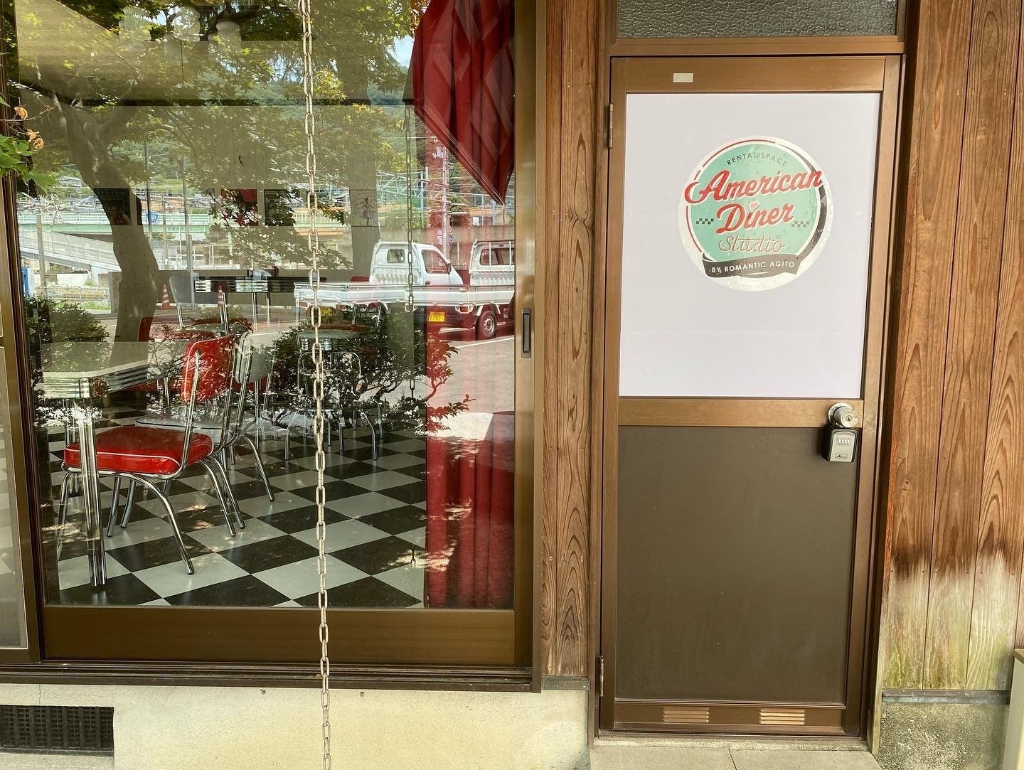 瀬戸内海 糸崎港至近、アメリカンポップな撮影スタジオ。パーティー利用もどうぞ♪の写真14