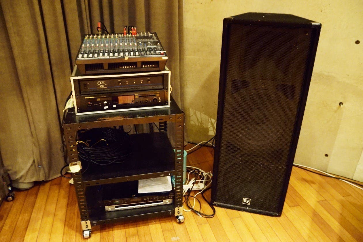 【下北沢】地下なのに高さ5.3m！？設備充実の半月型大ホールでコンサートはいかがでしょうか？の写真16