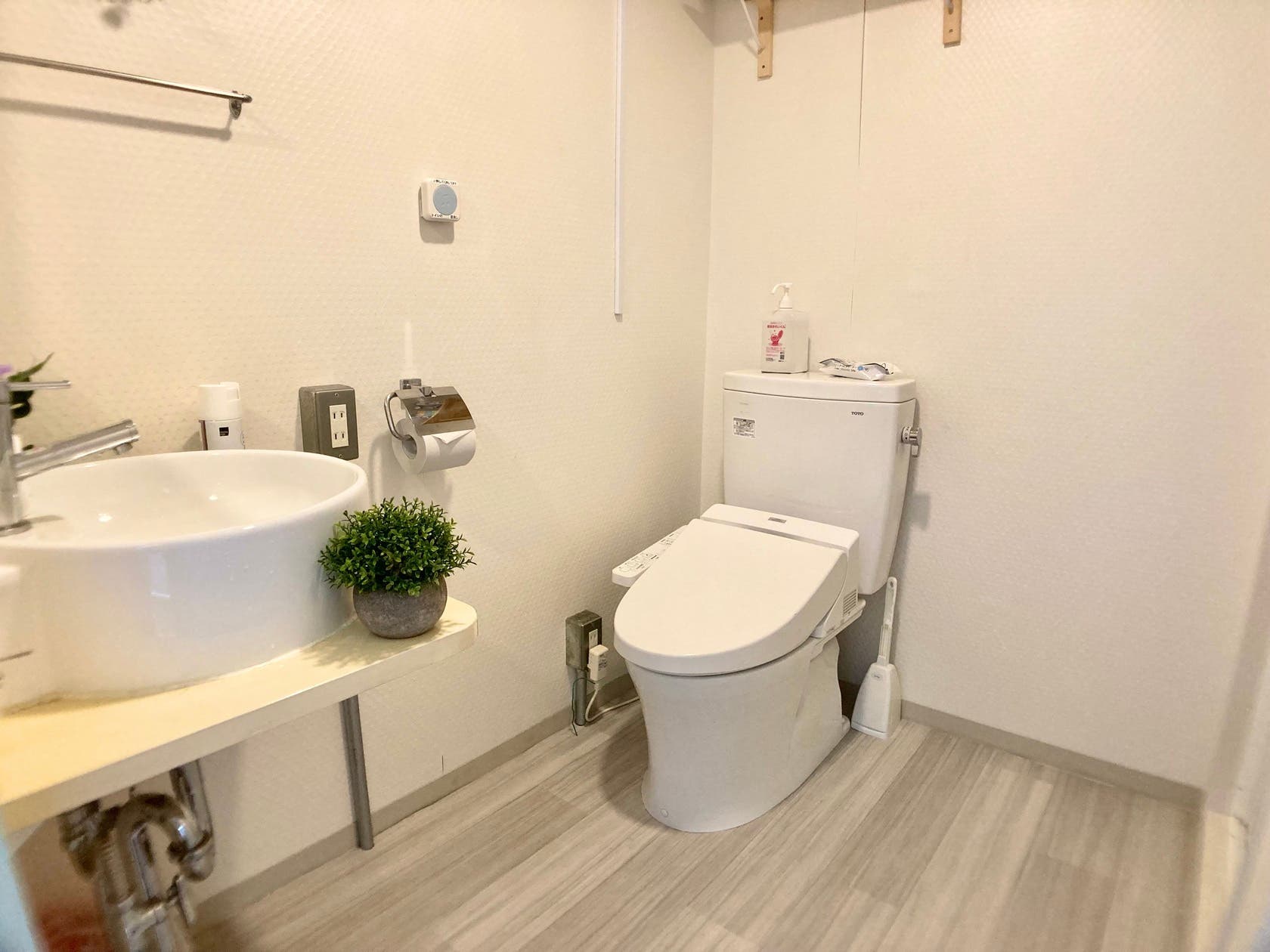 【楽らく会議室 神田】神田駅西口徒歩3分♪テレワーク・会議・セミナー・撮影・ゲーム・施術などにどうぞの写真11