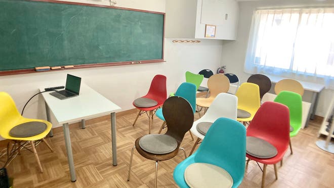 【楽らく会議室 神田】神田駅西口徒歩3分♪テレワーク・会議・セミナー・撮影・ゲーム・施術などにどうぞの写真8