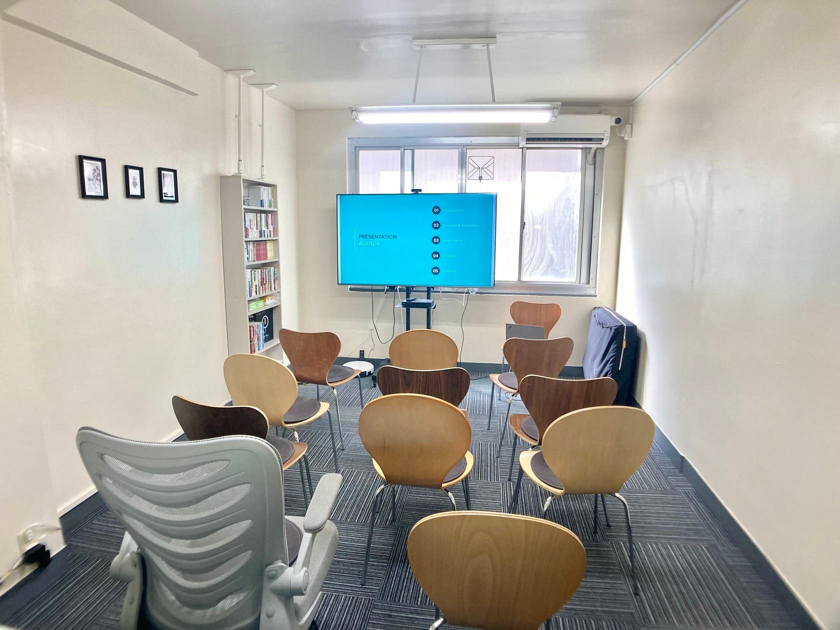 【神田 HB会議室】神田駅徒歩3分他★大型TV・高速Wi-Fi無料★テレワーク・会議・レッスン・撮影・ゲーム・施術等にどうぞ！の写真11