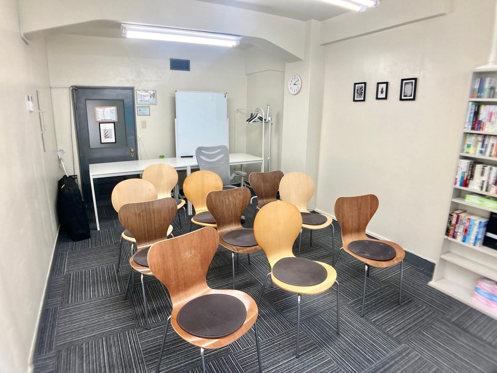 【神田 HB会議室】神田駅徒歩3分他★大型TV・高速Wi-Fi無料★テレワーク・会議・レッスン・撮影・ゲーム・施術等にどうぞ！の写真9