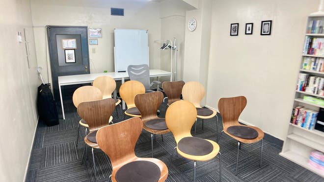 【神田 HB会議室】神田駅徒歩3分他★大型TV・高速Wi-Fi無料★テレワーク・会議・レッスン・撮影・ゲーム・施術等にどうぞ!の写真9