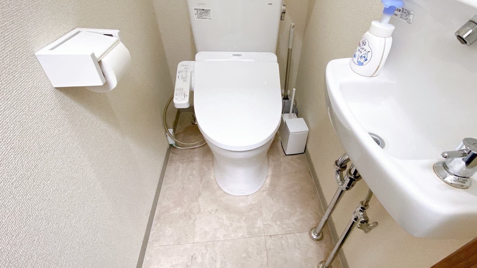 🎊好立地🎊｜🉐格安｜横浜駅4分❗VIVRE・ドンキ近く｜高速WiFi⚡｜👞土足🆗｜Colormell 横浜西口店 B室［〜6名］の写真7