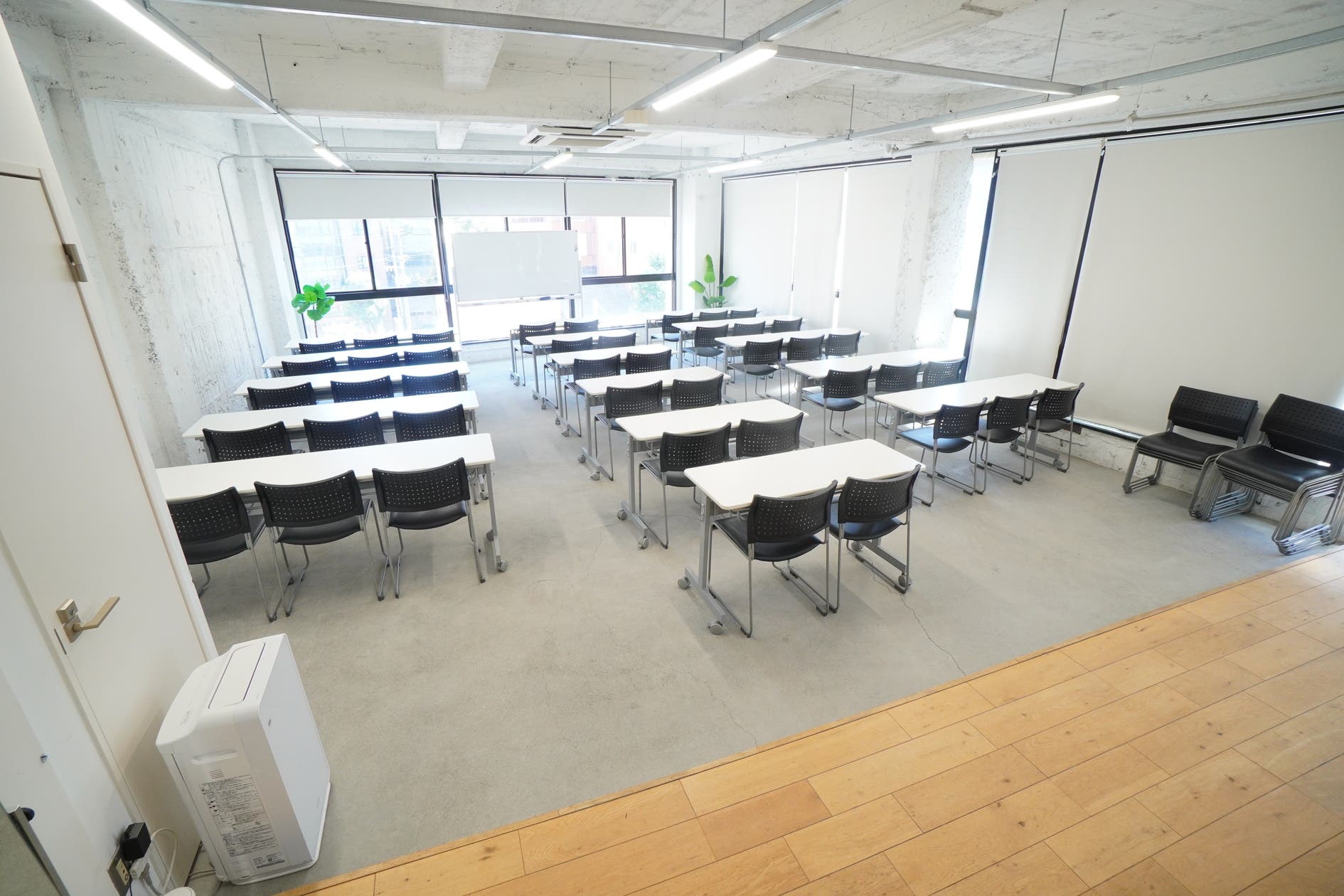 ＜ラルゴ会議室＞【期間限定！料金半額】名古屋駅徒歩5分！ゆったり40名利用！撮影用設備あり！Wi-Fi/プロジェクタ無料！の写真7