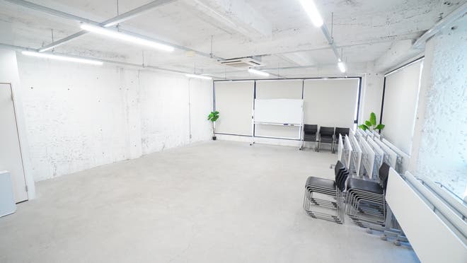 <ラルゴ会議室>【期間限定!料金半額】名古屋駅徒歩5分!ゆったり40名利用!撮影用設備あり!Wi-Fi/プロジェクタ無料!の写真4