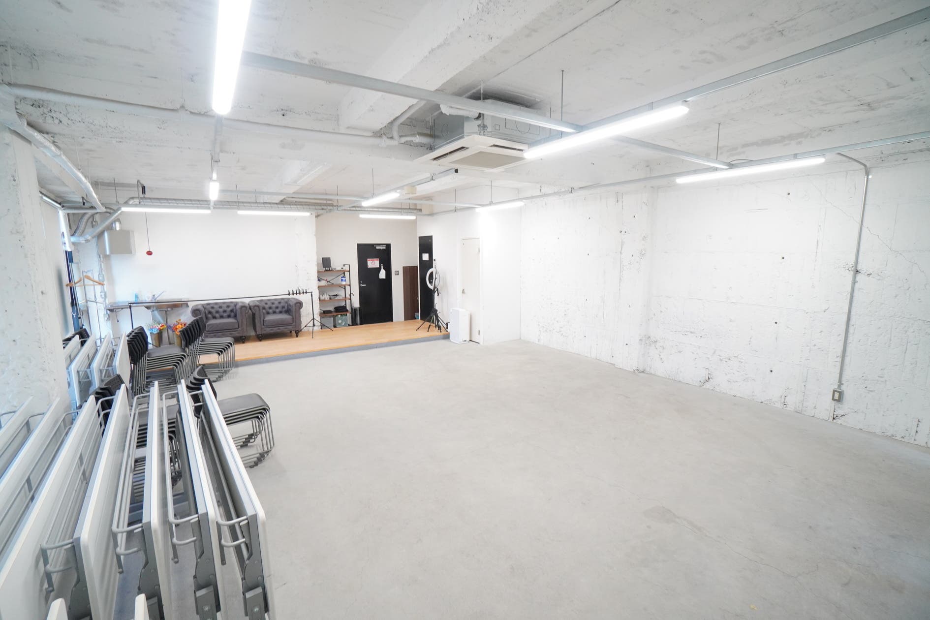 ＜ラルゴ会議室＞【期間限定！料金半額】名古屋駅徒歩5分！ゆったり40名利用！撮影用設備あり！Wi-Fi/プロジェクタ無料！の写真9