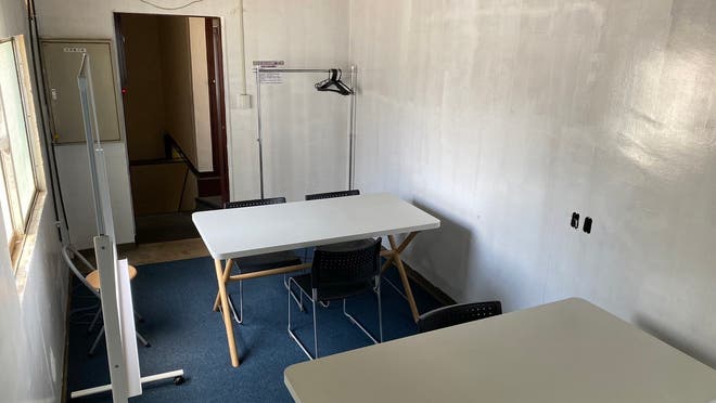 JR本八幡駅から徒歩1分、24時間いつでも使える、ワンフロアタイプの「会議室」の写真2