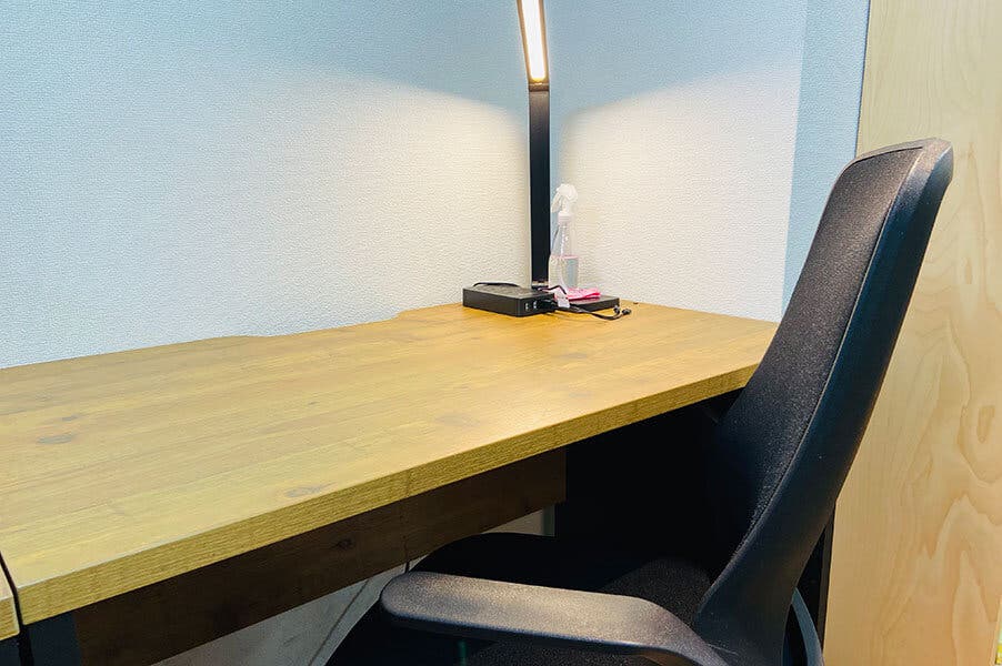 【全席WEB会議可能】【ドリップコーヒー無料】【当日利用OK】早稲田大学正門から徒歩1分の自然光で明るいコワーキングスペースの写真5