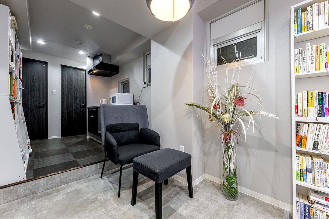【会議室】ライブラリー（２F）　〜ビジネス書をメインに各種書籍が充実。ミーティングや面接などビジネスシーンに人気〜の写真7