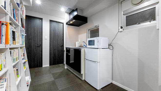 【会議室】ライブラリー(2F) 〜ビジネス書をメインに各種書籍が充実。ミーティングや面接などビジネスシーンに人気〜の写真8