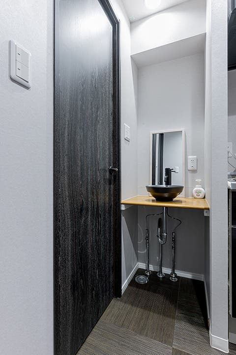 【会議室】ライブラリー（２F）　〜ビジネス書をメインに各種書籍が充実。ミーティングや面接などビジネスシーンに人気〜の写真13