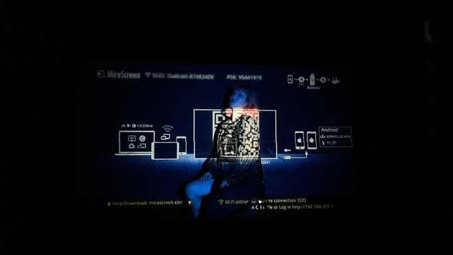 天井、壁、床が全て黒の《black room》の写真6