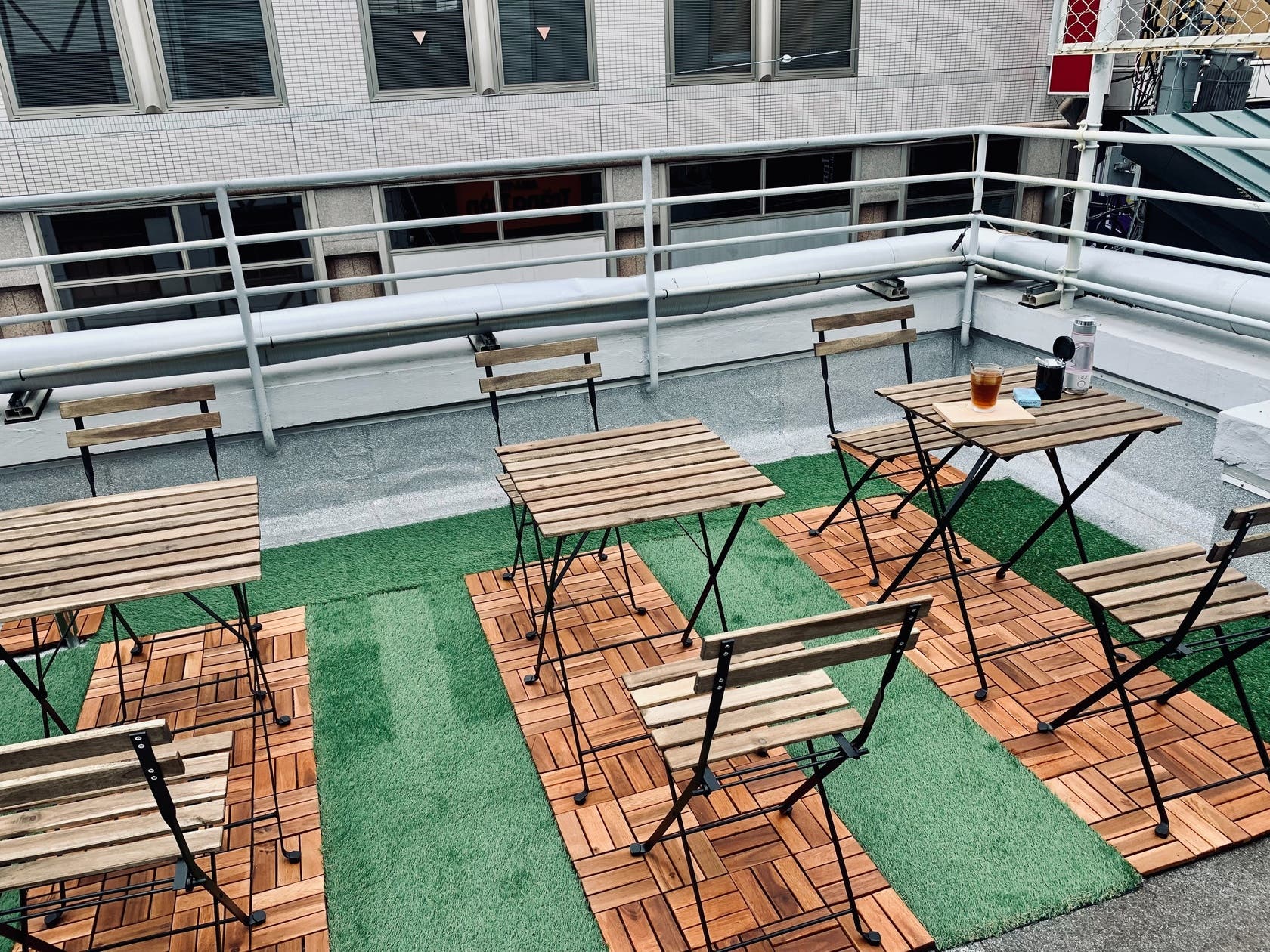 インテリアにもこだわったコワーキングカフェ【1棟貸し・フロア貸し・8名個室・4名個室】の写真7