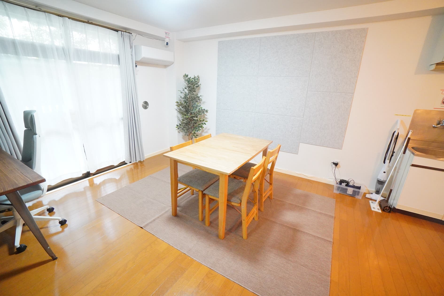 ＜中野ワークスペース101＞⭐️光回線導入！⭐️完全個室✨モニター/Wi-Fi/ヨガマット無料！テレワーク/ヨガ/会議/作業場所の写真5