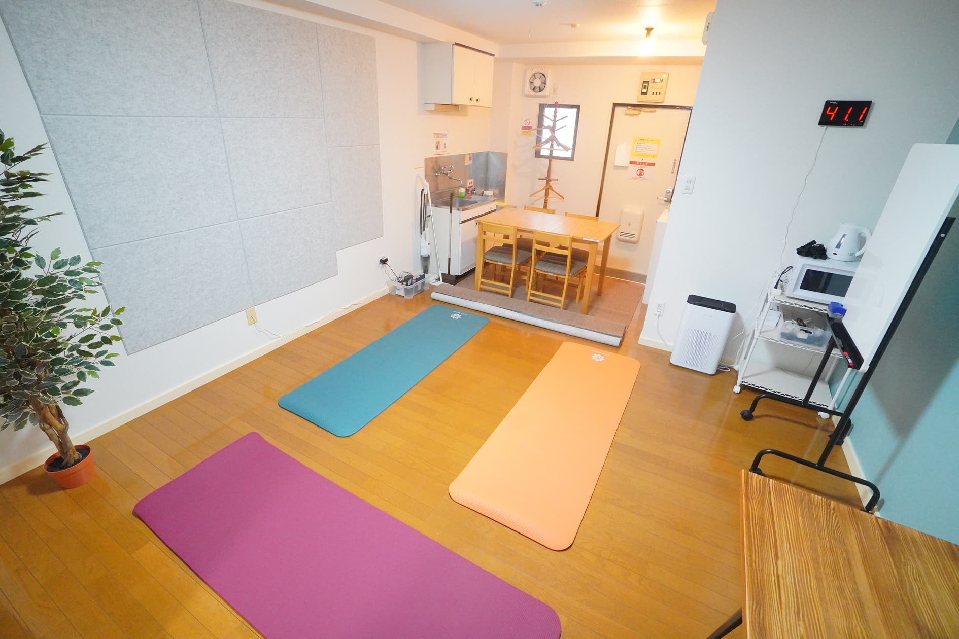 ＜中野ワークスペース101＞⭐️光回線導入！⭐️完全個室✨モニター/Wi-Fi/ヨガマット無料！テレワーク/ヨガ/会議/作業場所の写真7