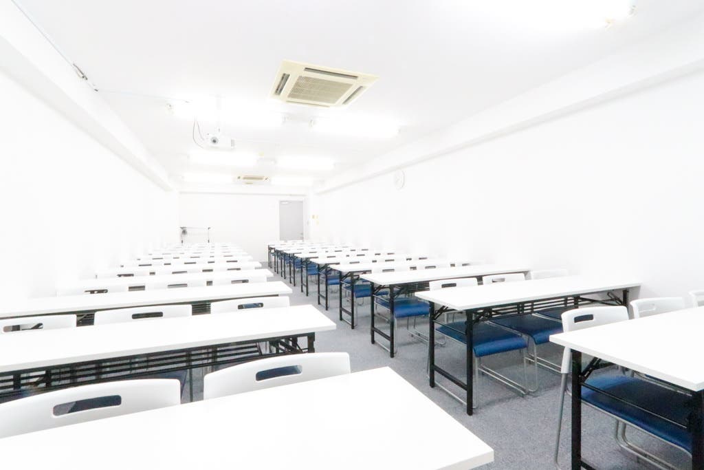 【池袋駅3分好立地！大型会議室！60名利用可！】プロジェクター・ホワイトボード・WiFi無料！ふれあい貸し会議室 池袋No46の写真5