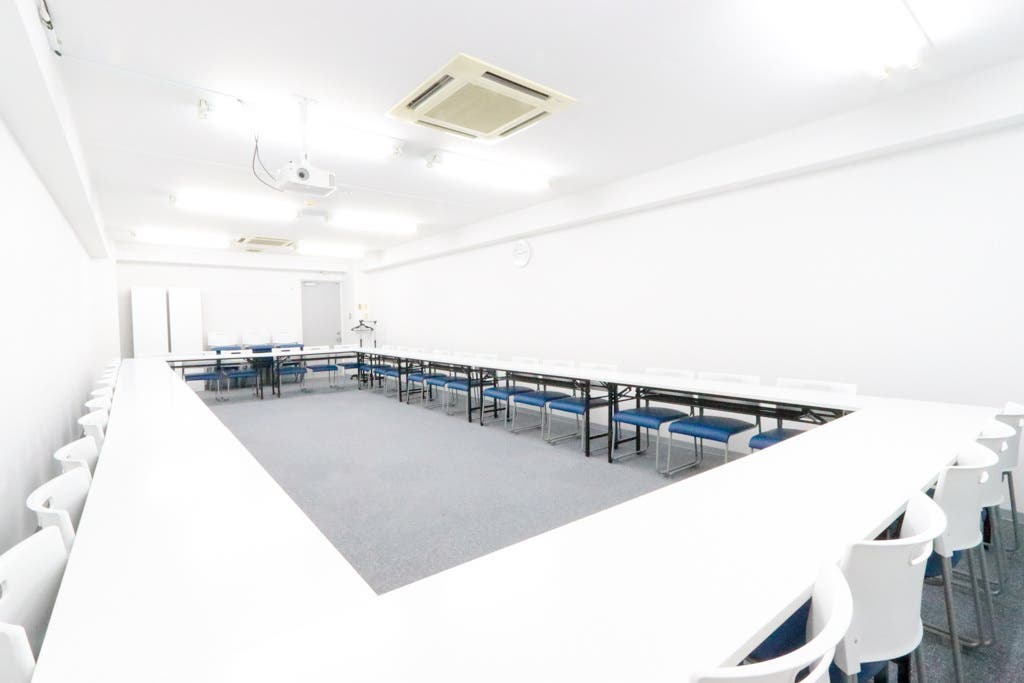 【池袋駅3分好立地！大型会議室！60名利用可！】プロジェクター・ホワイトボード・WiFi無料！ふれあい貸し会議室 池袋No46の写真13