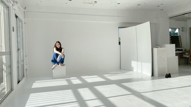 【六本木駅徒歩6分】追加オプション料金なし!自然光◎・照明/機材○ 白壁白床「aNmoda STUDIO」の写真3