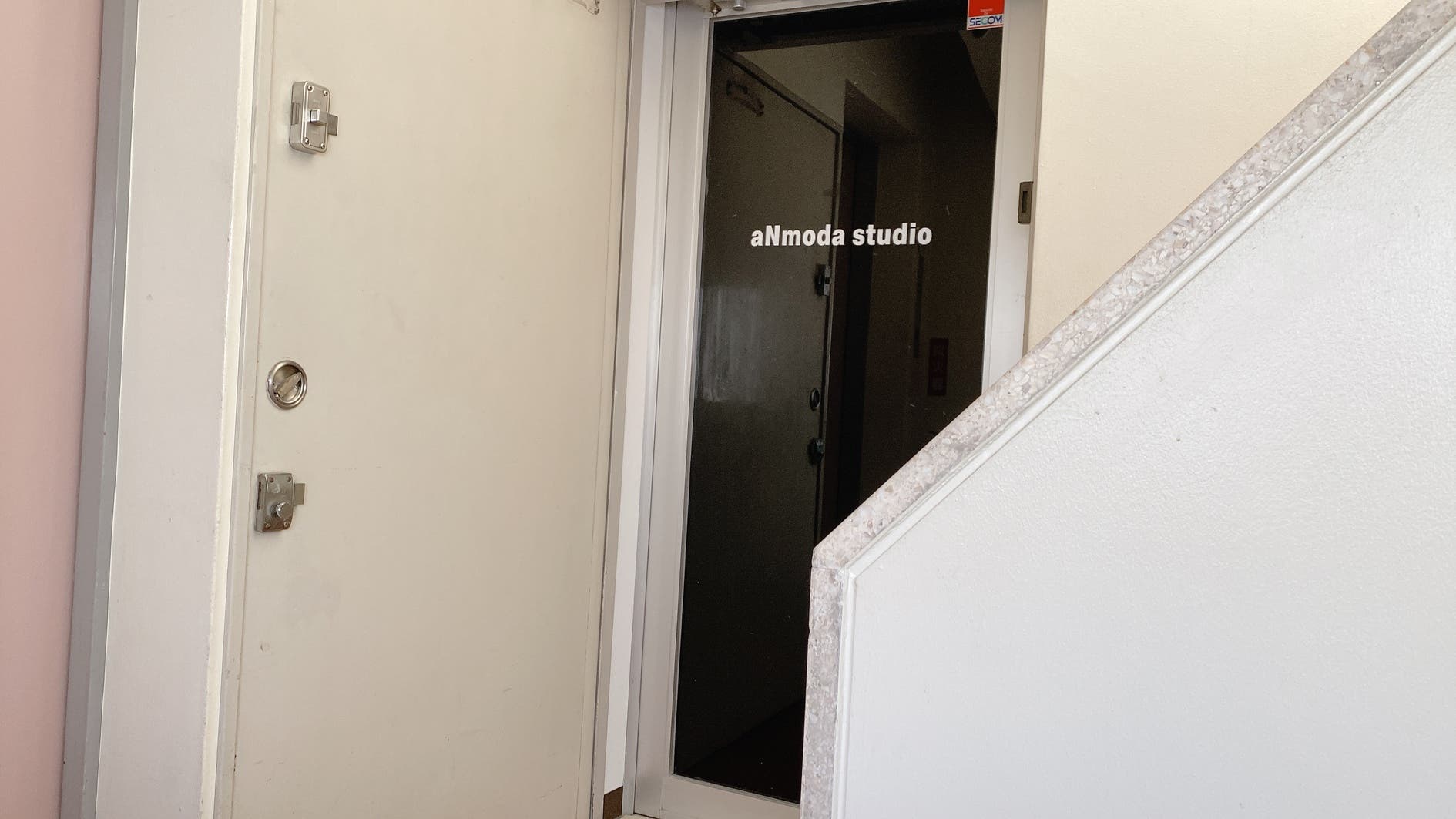 【六本木駅徒歩6分】追加オプション料金なし！自然光◎・照明/機材○ 白壁白床「aNmoda STUDIO」の写真19