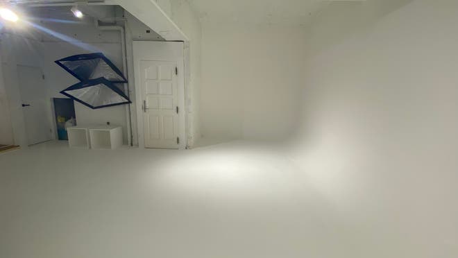 【練馬徒歩4分】HP完成記念!高3.3×横6m白ホリ、トップライトの打てるレンタル撮影スタジオの写真6