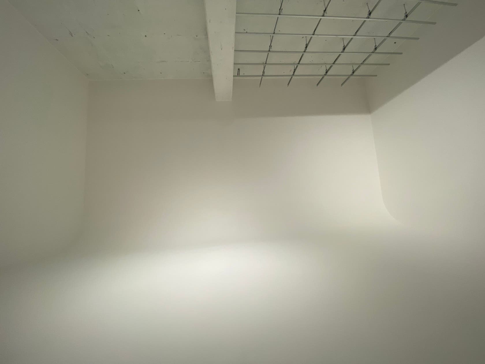 【練馬徒歩4分】HP完成記念！高3.3×横6ｍ白ホリ、トップライトの打てるレンタル撮影スタジオの写真7